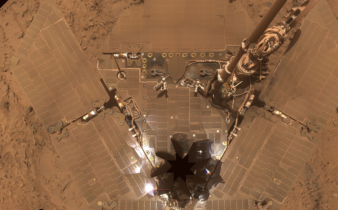 Mars_Spirit_rover’s_solar_panels_covered_with_Dust_-_October_2007 ...